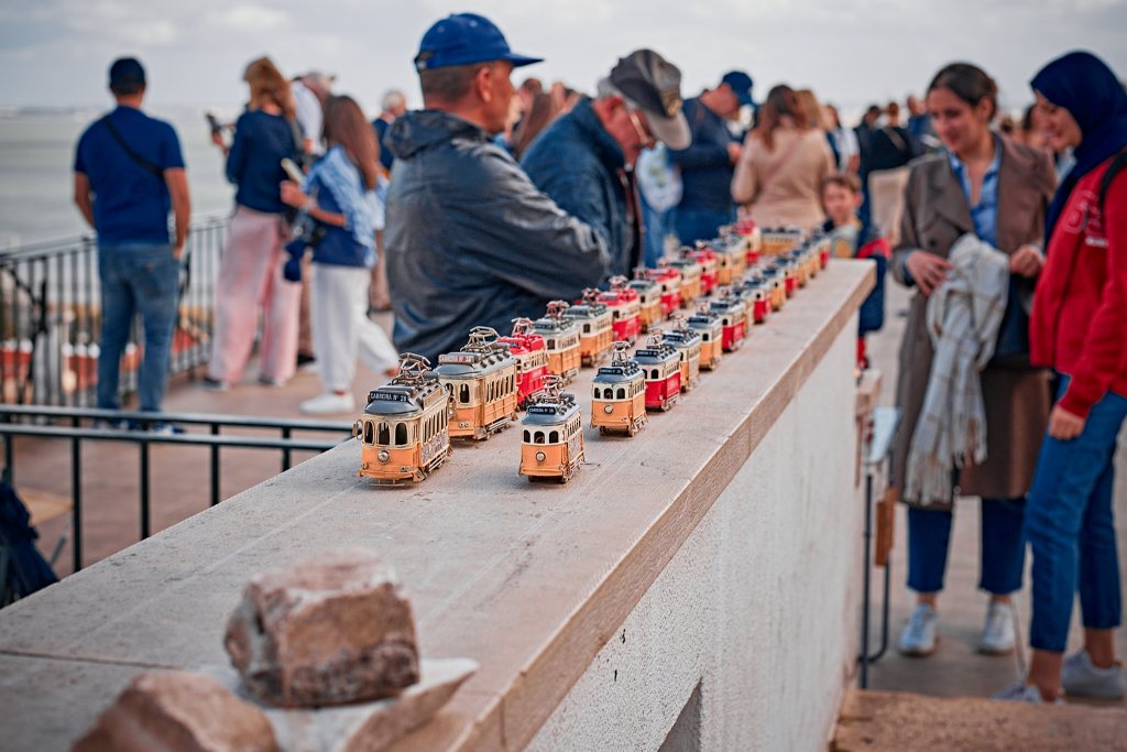 Step on, step off - artborghi.com